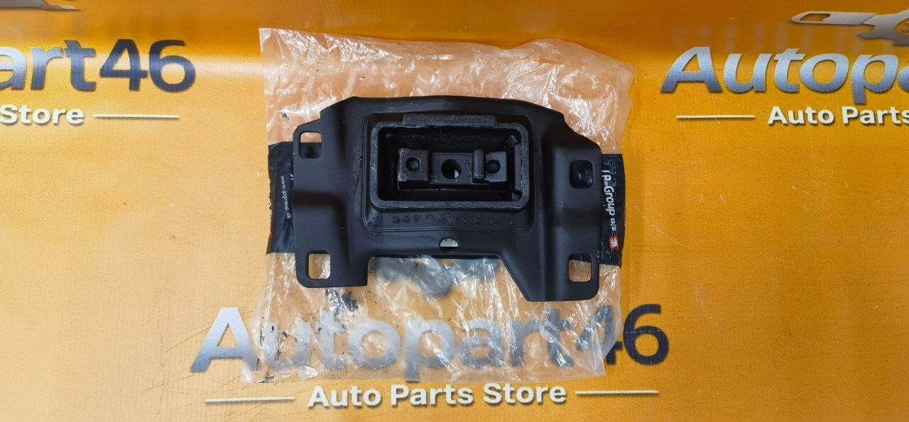 Левая опора на мотор форд фокус 2 FORD C-Max, Focus-II/III мотор 1,6 1,8 2,0 бензин Дания