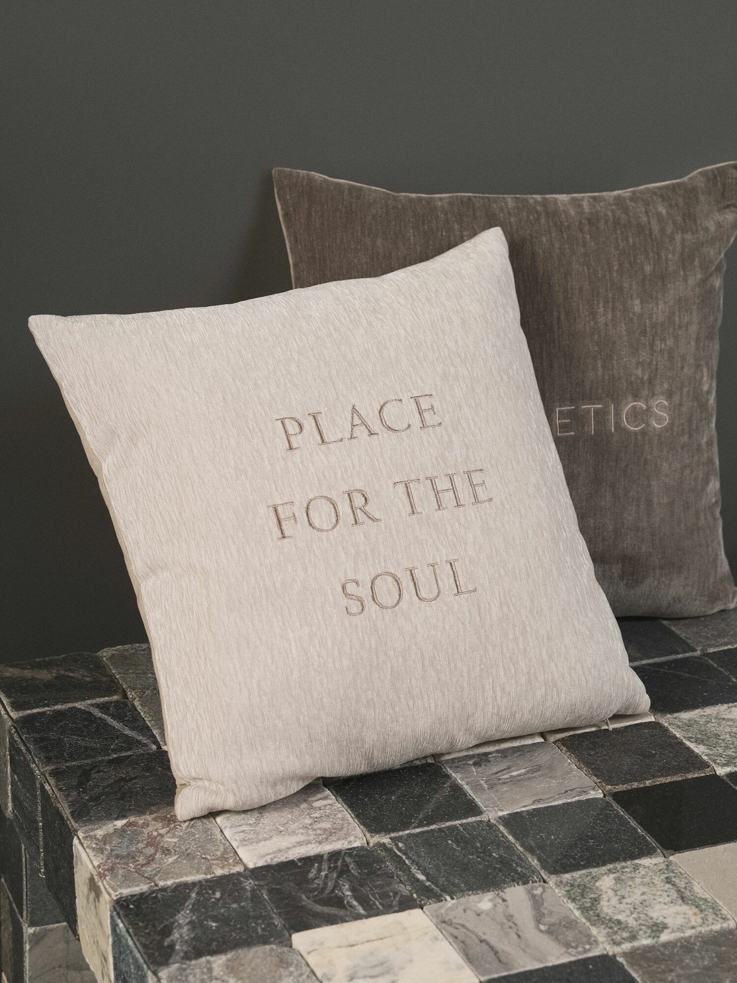 Подушка декоративная, 45х45 см, шенилл/вельвет, бежевая, Place for the soul, Chenill