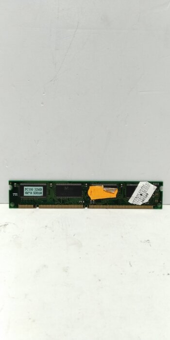 Оперативная память низкопрофильная SDRAM Micron 32Mb PC100 4 чипа TMS6416B4E-7