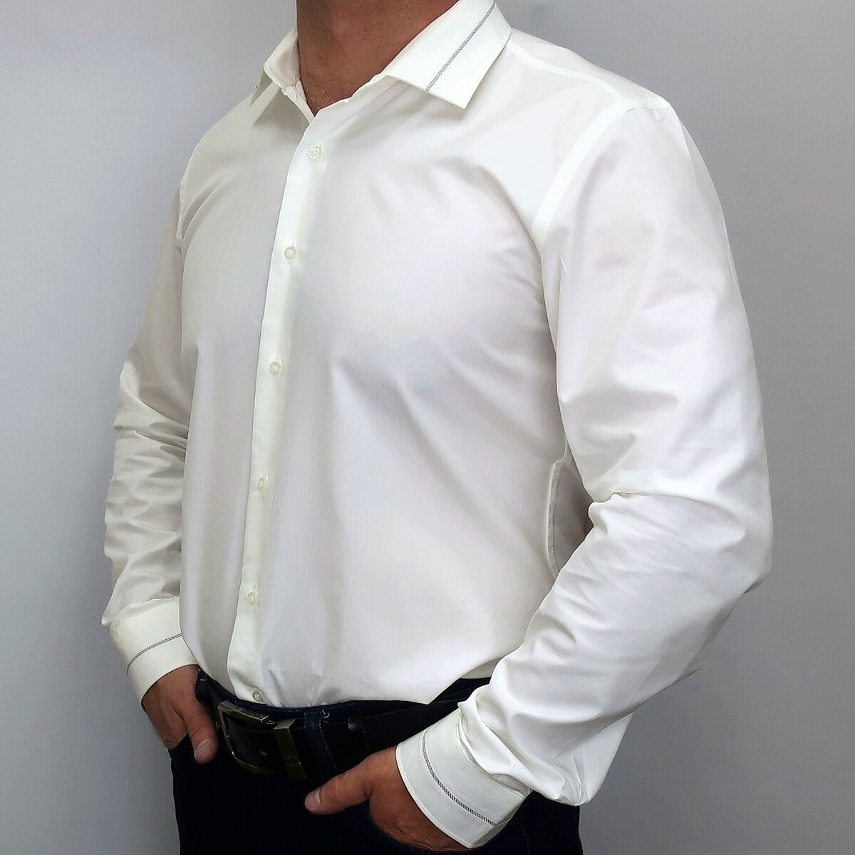 Рубашка Рубашка мужская с длинным рукавом, приталенная, светлая сорочка, на пуговицах, рубаха на лето и на любой сезон, стильный фасон одежды, красивый и модный образ, цвет айвори, белая однотонная, летняя без карманов