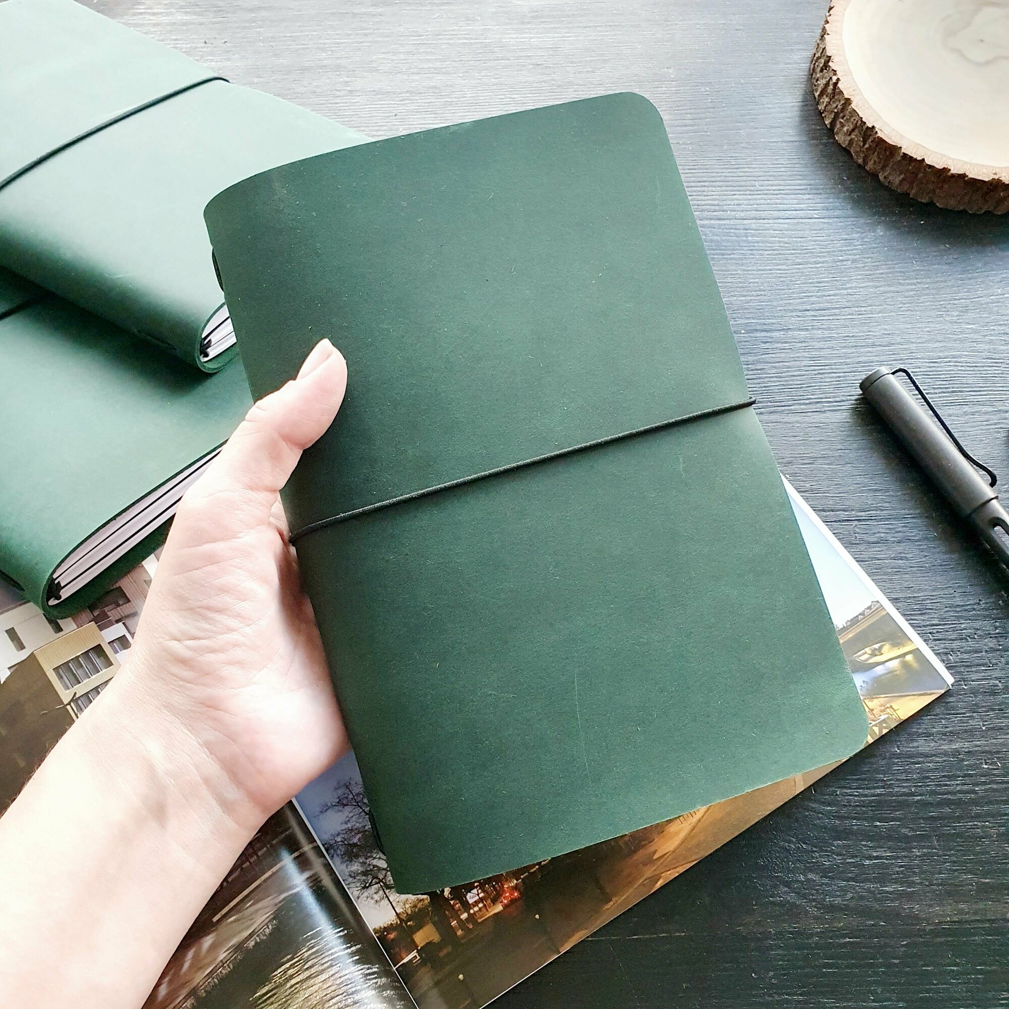 Кожаный блокнот без разметки формата А5 (15х21см) в стиле Мидори (Midori) со сменными тетрадями на резинке, 90 листов