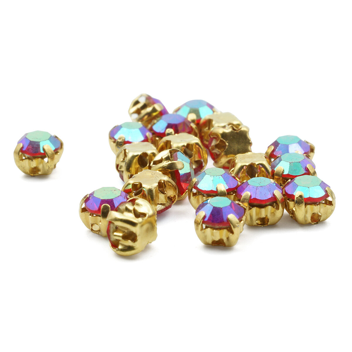 Хрустальные стразы в цапах круглые (золото), Astra&Craft, красный с покрытием, 4х4 мм, 19-20 шт