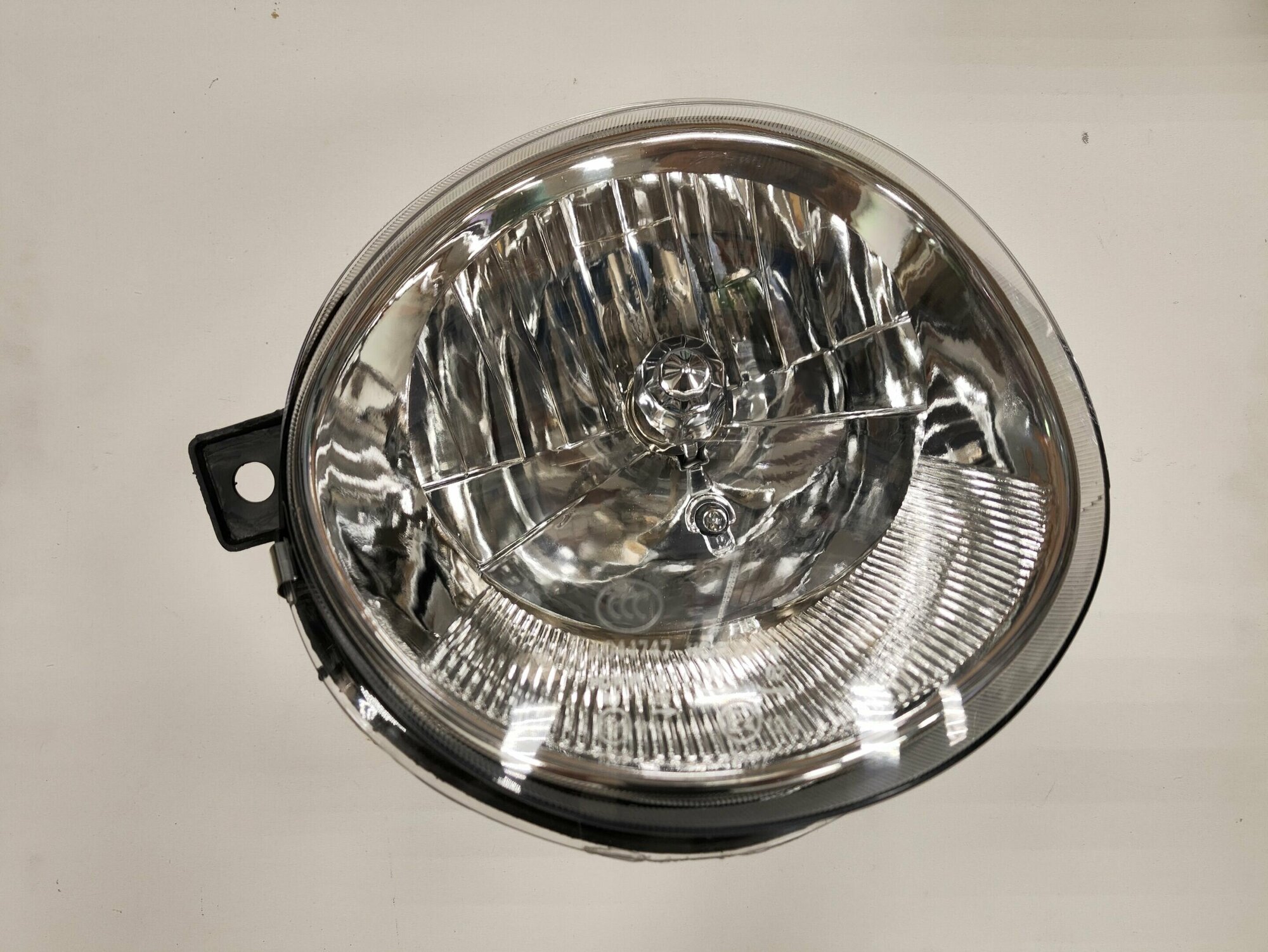 Фара левая (с корректором) Chery QQ [0.8 12V 5AMT хетчбэк] S113772010AB