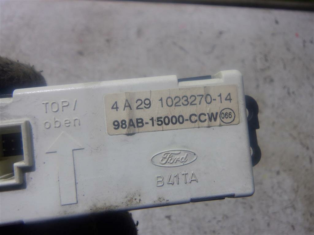 Часы Ford Focus 1 1998-2004 — фото 1