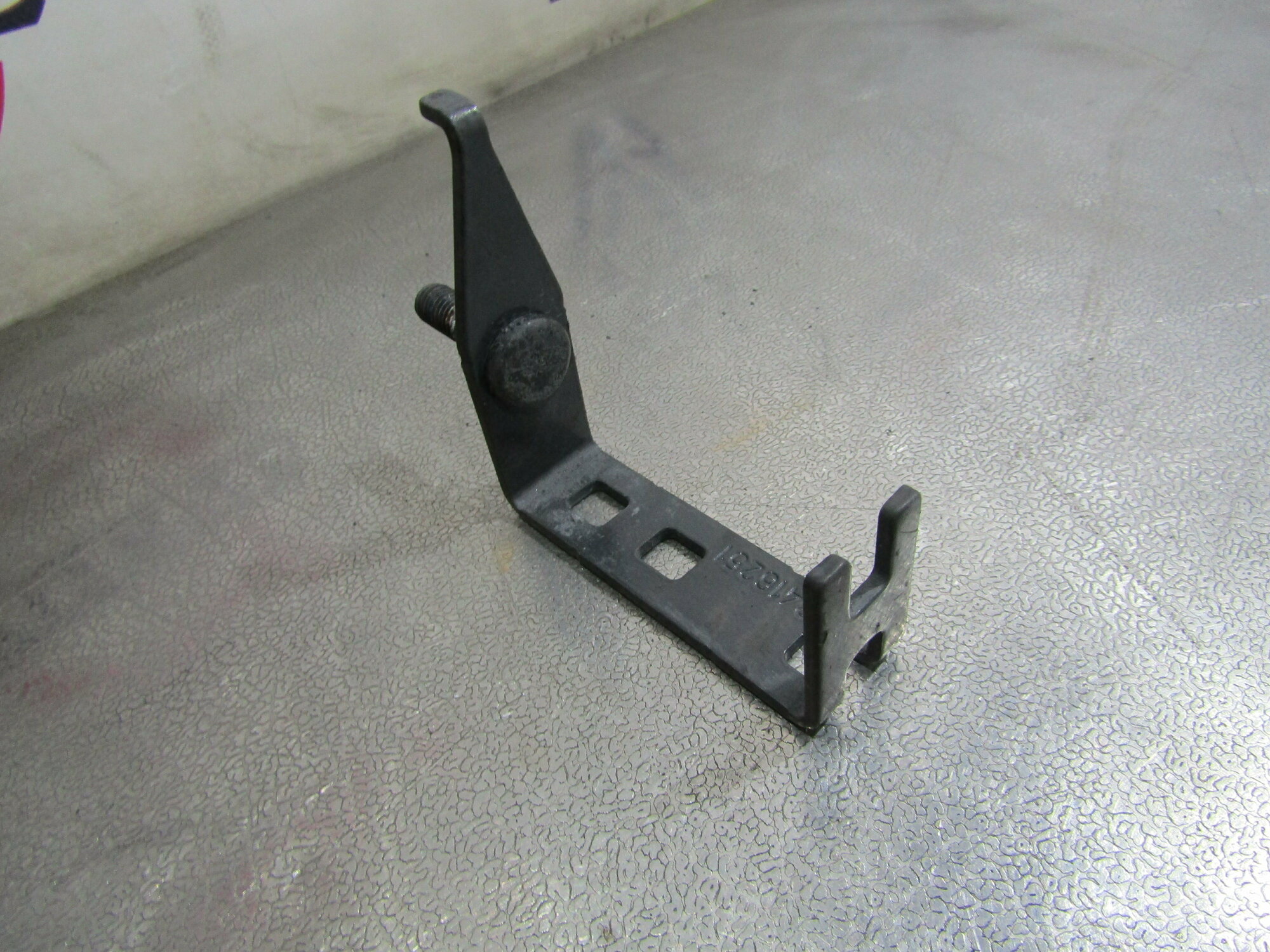 Кронштейн крепления тормозных трубок Scania 6-series