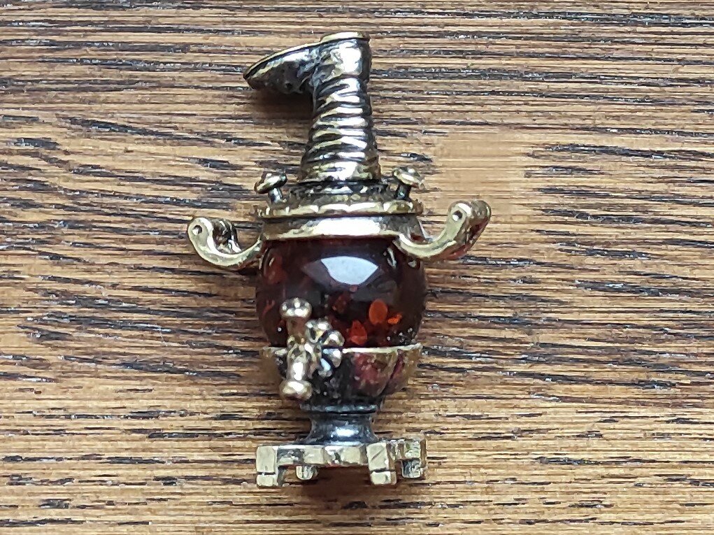 Бронзовая фигурка с янтарем - самовар С сапогом малый