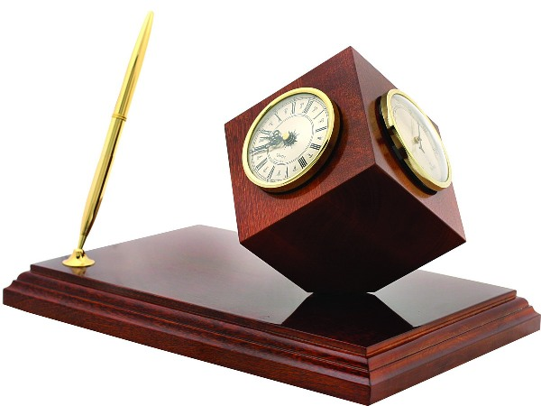 Набор настольный с метеостанцией 3 в 1 (барометр, часы, термометр) Бриг+ Н-6-Б "Точность"
