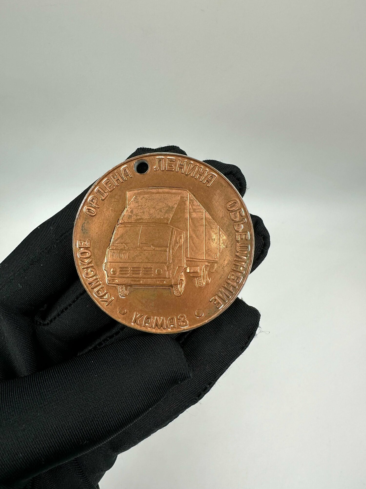 Настольная Медаль КАМАЗ Приз Героя Соцтруда Д. Мальнева Футбол! Диаметр 4,7 см! СССР