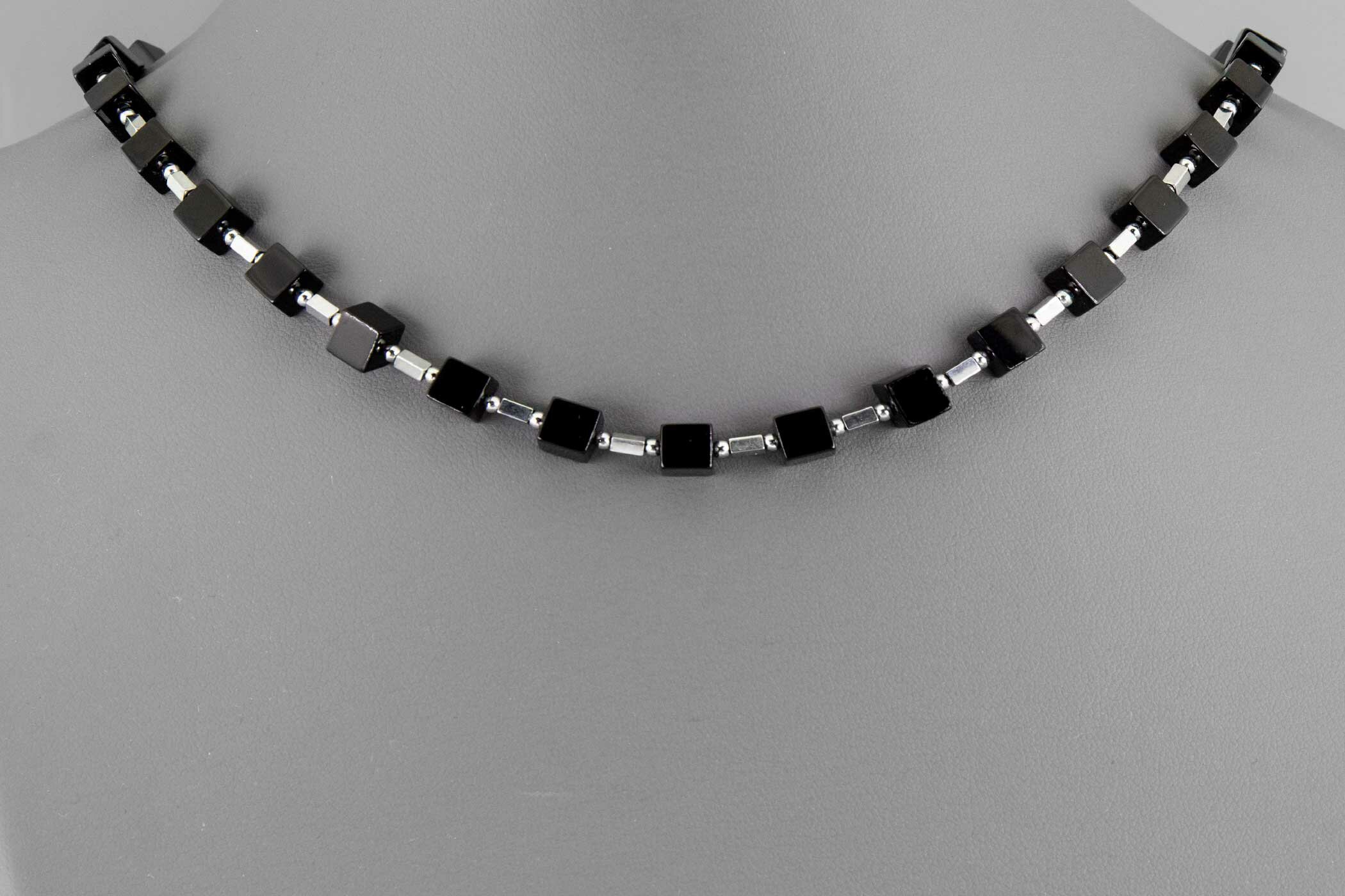 Бусы, оникс