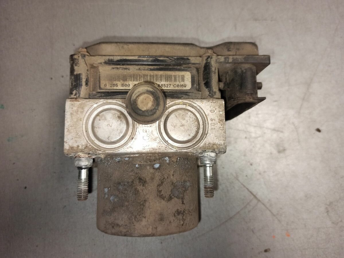 Блок управления ABS Peugeot 107 0265800441