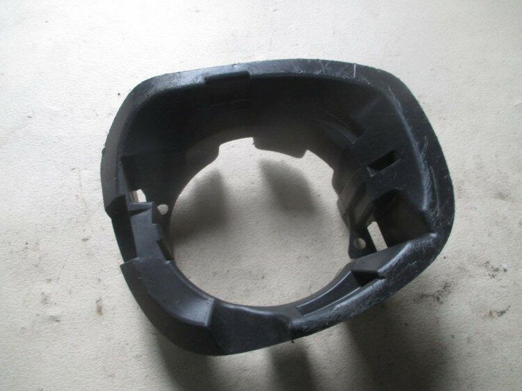 Крепление противотуманной фары 8200605789 6001549321 Рено Дастер Сандеро 1