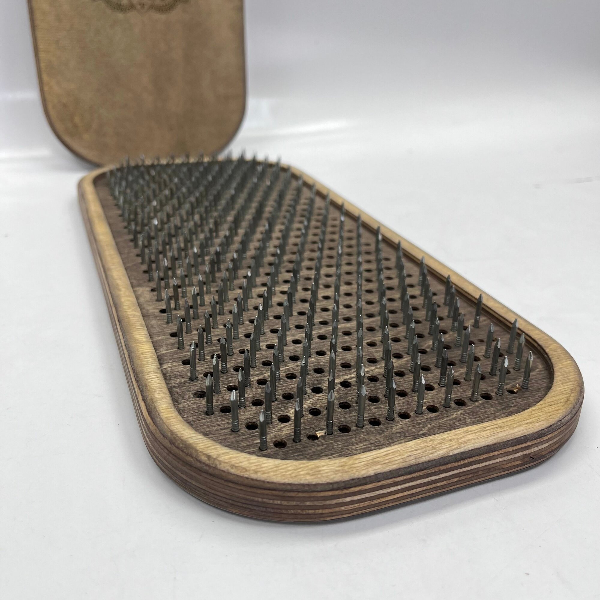 Доска садху , шаг гвоздей 10мм, доска для гвоздестояния, для медитаций, обработана маслом.