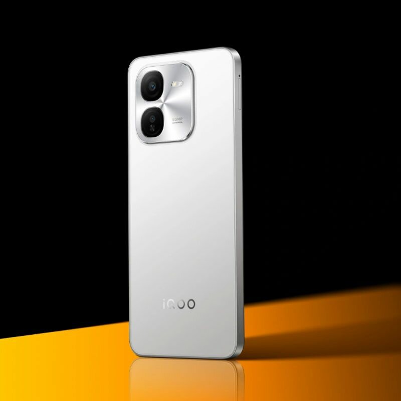 Смартфон iQOO Z9x 5G с 6,72-дюймовым ЖК-экраном Snapdragon 6Gen1