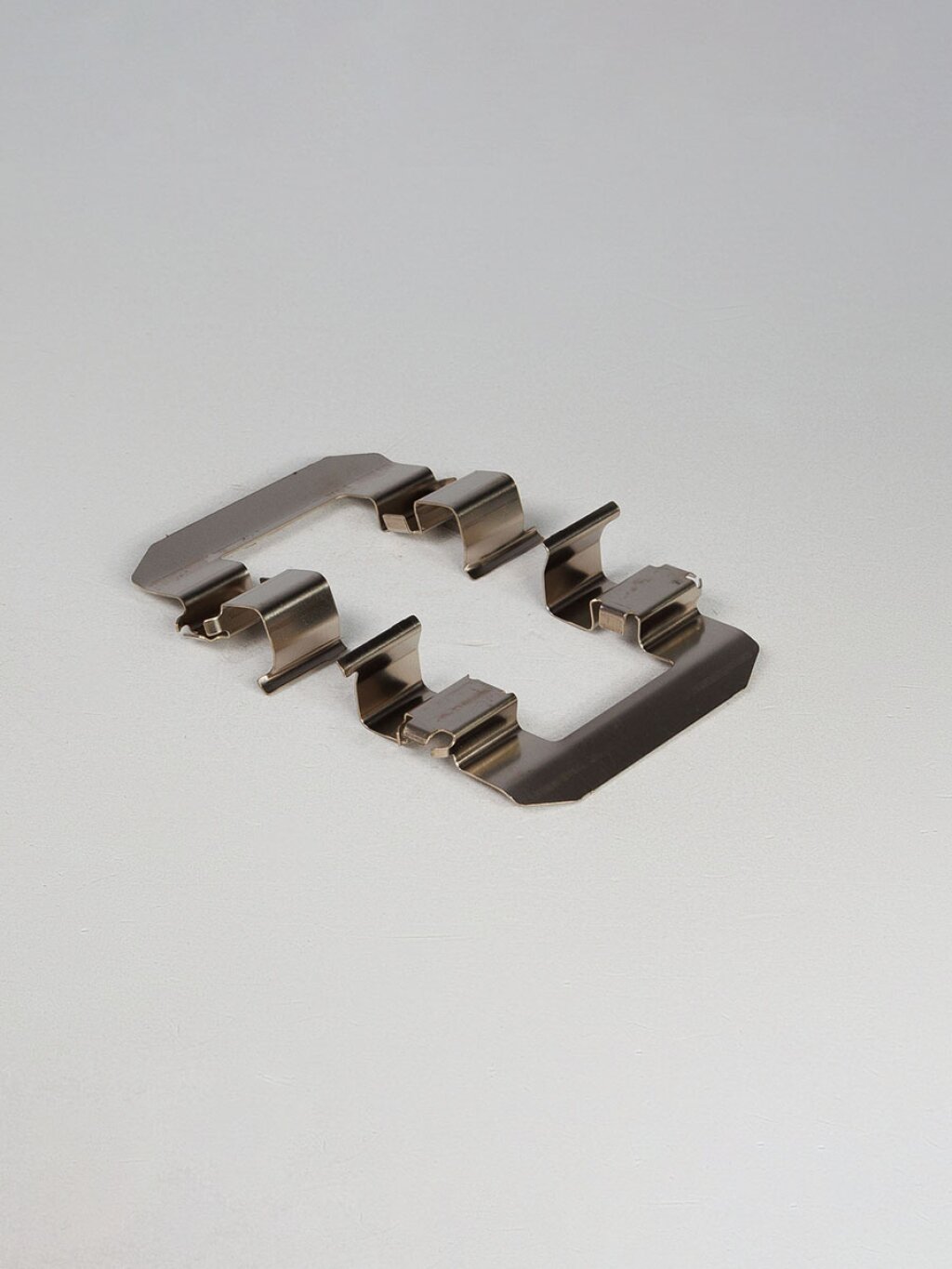 Скоба фиксации тормозных колодок SsangYong 000000062A