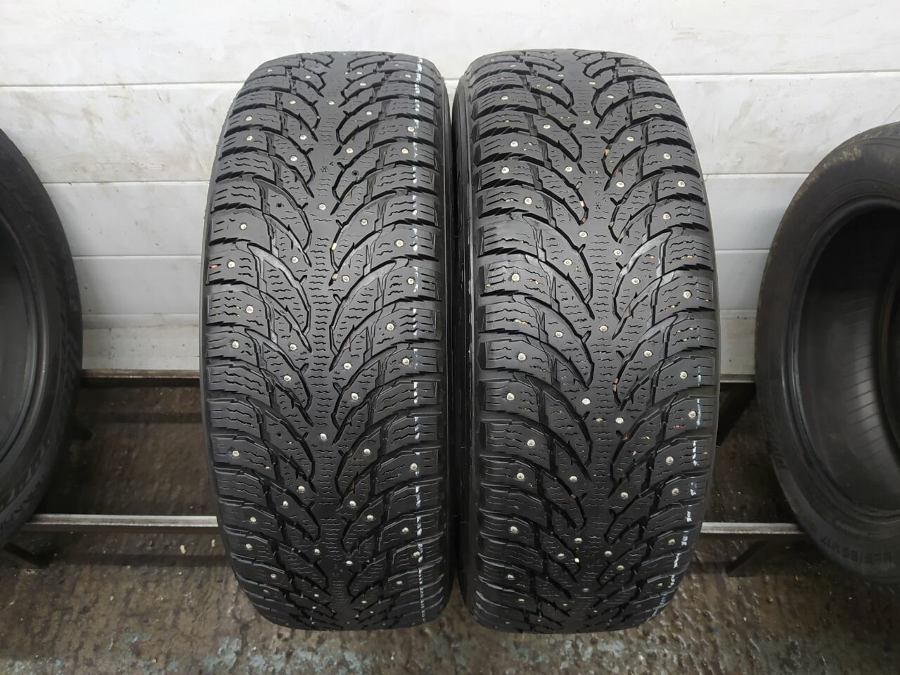 Зимние БУ шины шипованные Nokian Hakkapeliitta 9 SUV 235/60 R18 30.0% износ PT0003888 NUB039