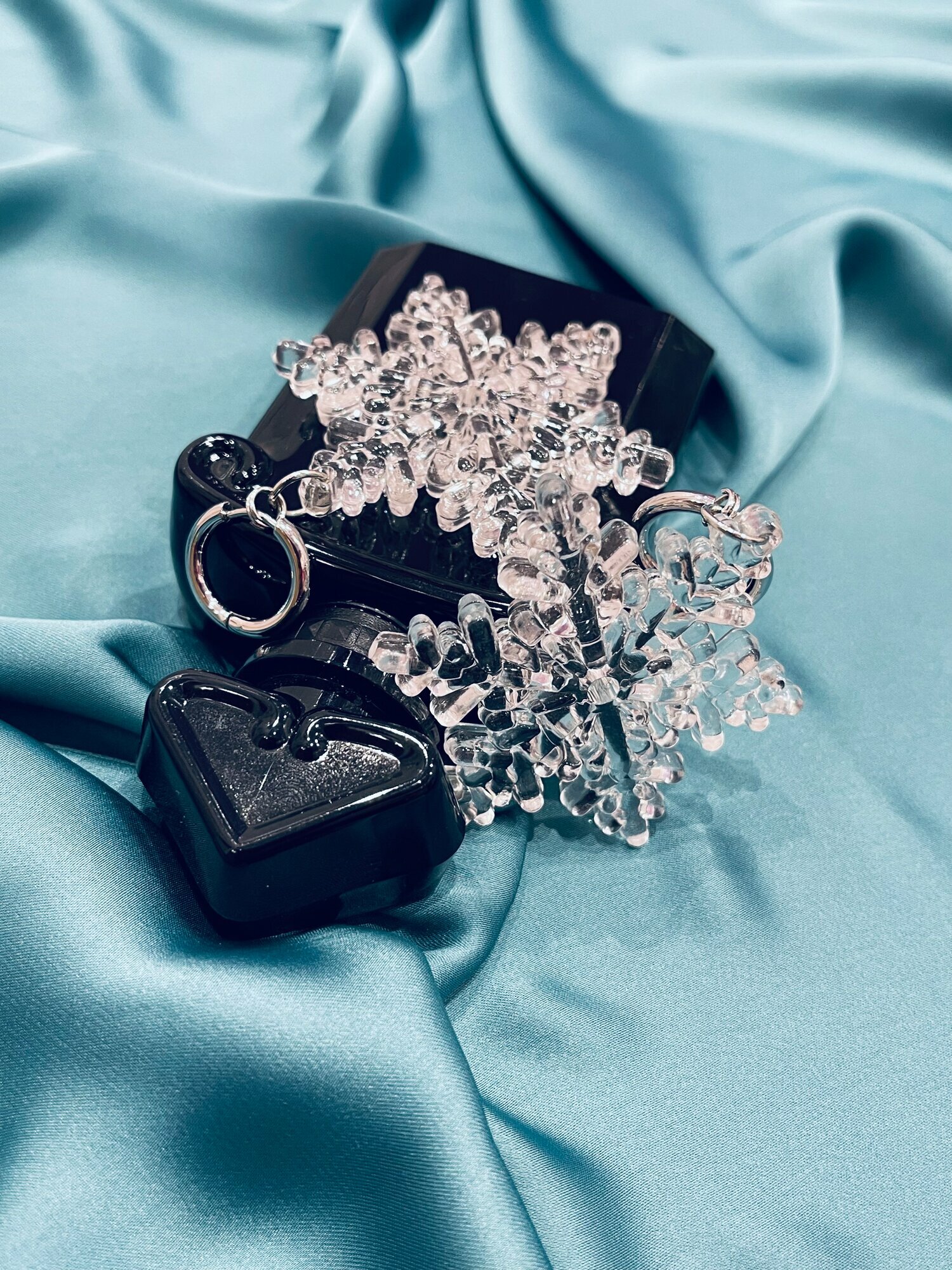 Серьги с подвесками, конго Jewellery by Marina Orlova, акрил, размер 75 мм, прозрачный — фото 1