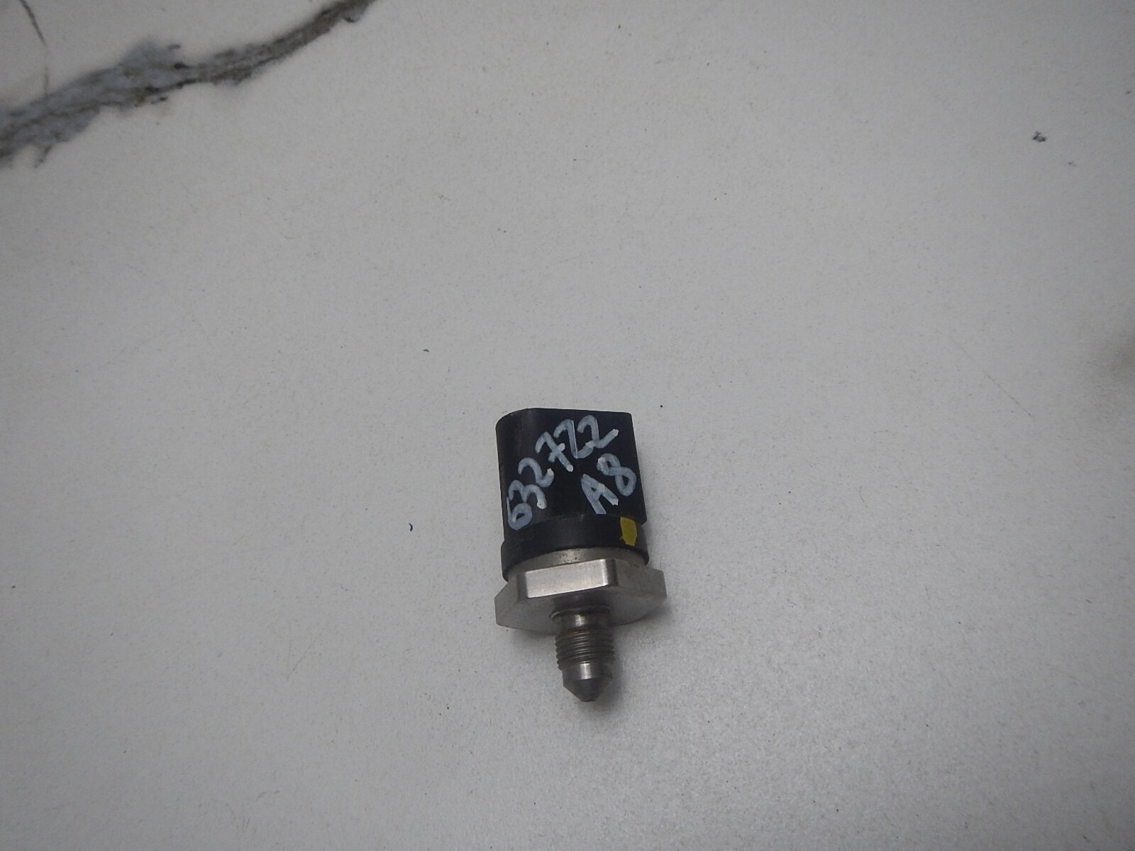 Б/У Датчик давления топлива, Audi (Ауди)-A8 (D4) (11-18) AUDI A8 (D4) (11-18) Без видимых повреждений. 632722 VAG арт. 0...