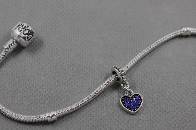 Шарм Handinsilver ( Посеребриручку ), стекло