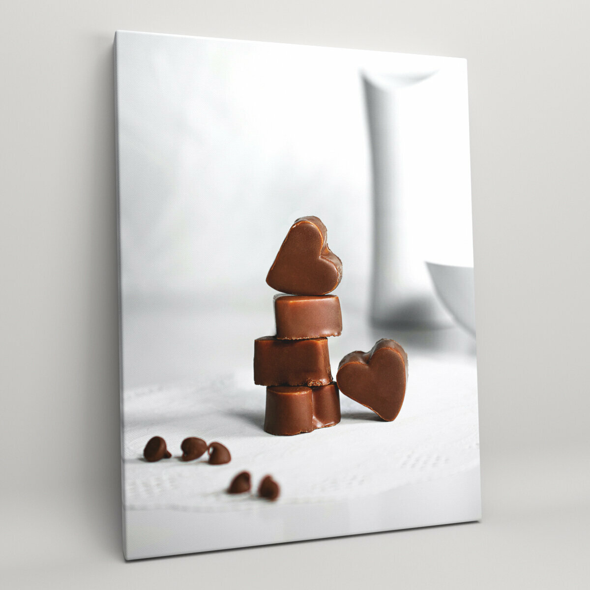Картина на холсте (интерьерный постер) "Шоколадные конфеты" для кухни, кафе и ресторанов, с деревянным подрамником, размер 45x60 см