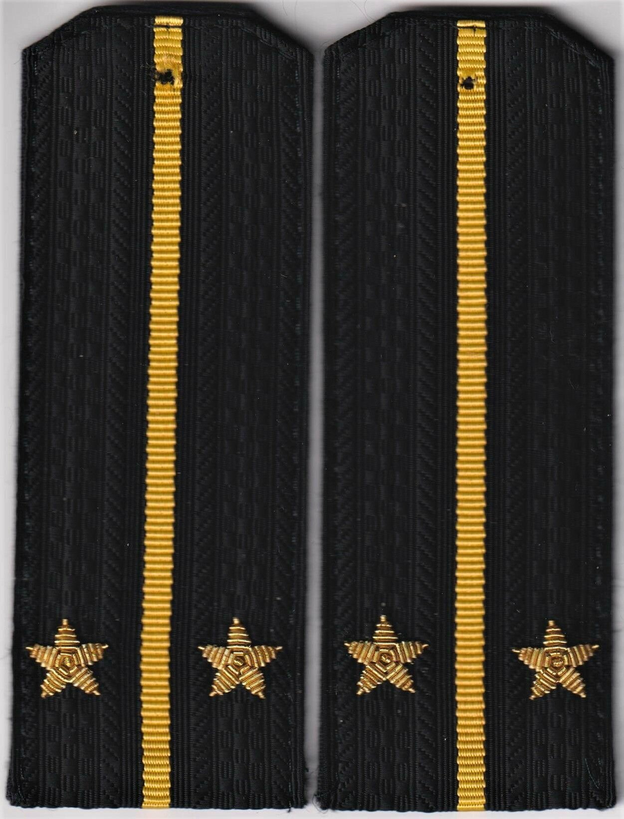 Погоны ВМФ чёрные с жёлтым просветом, лейтенант