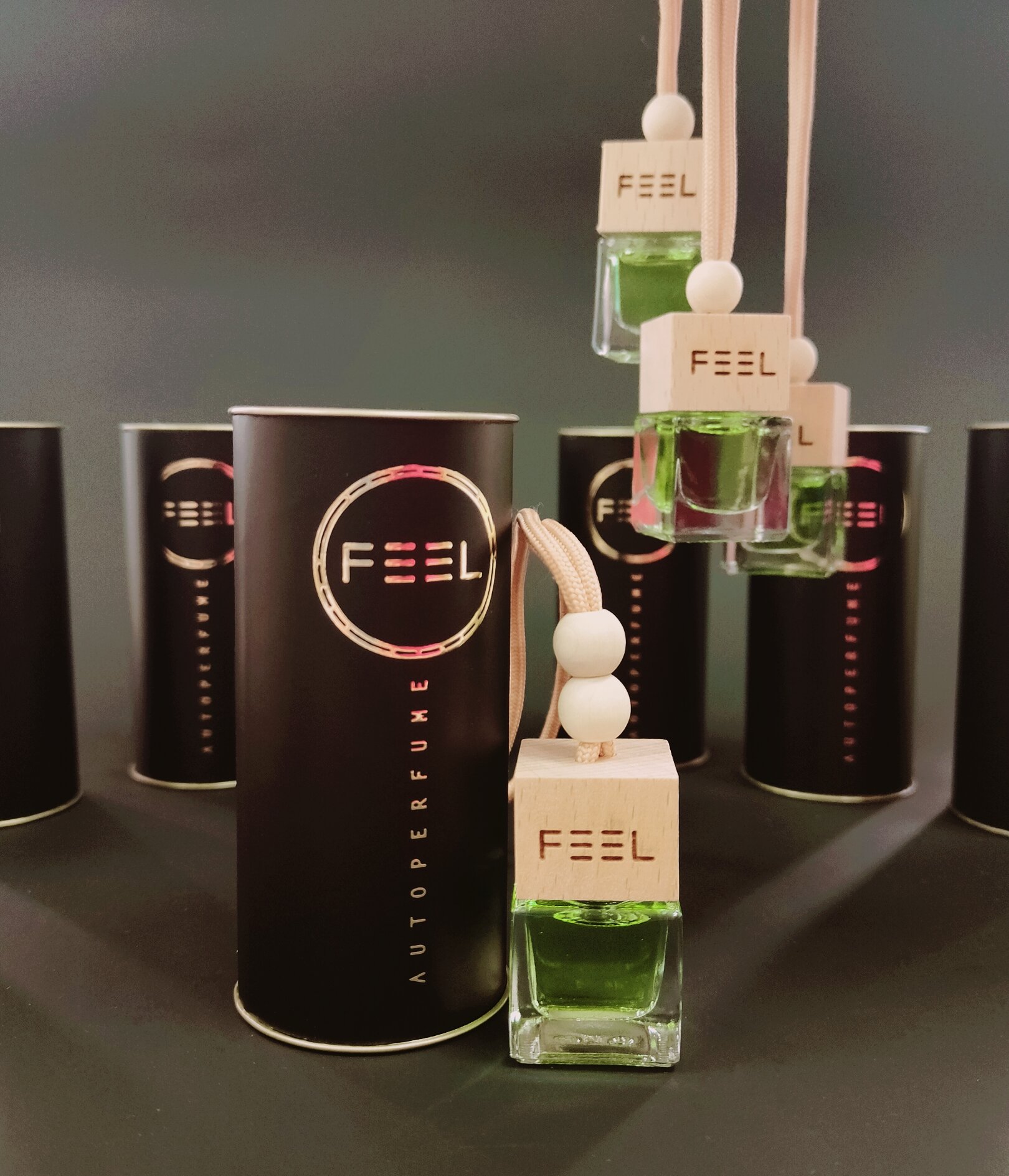 Ароматизатор на зеркало Feel classic бутылочка Saturn