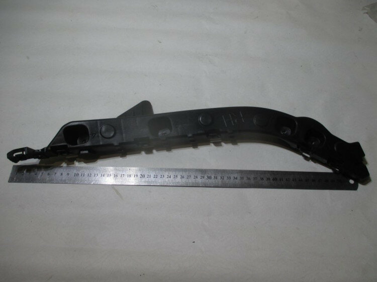 Кронштейн бампера заднего правый 95260586 Шевроле Круз Универсал - наружный - GM