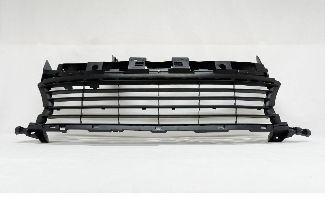 Решетка радиатора нижняя для Рено Логан с 14 по 18г