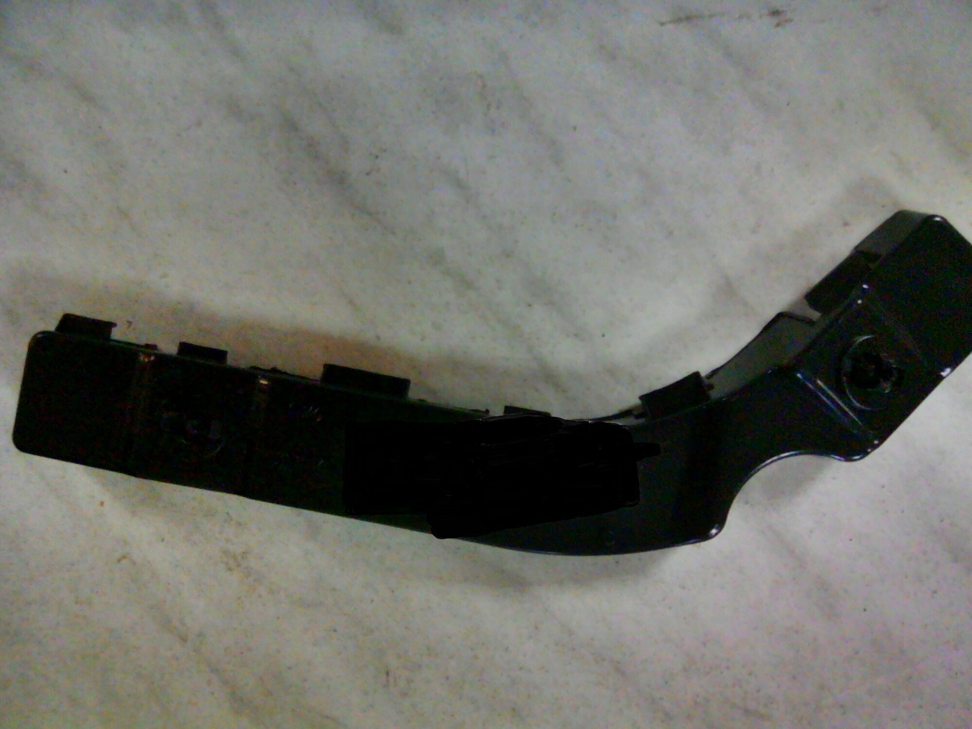 Кронштейн бампера переднего левый Lifan Smily NEW (330) [1.3 16V 5MT хетчбэк]