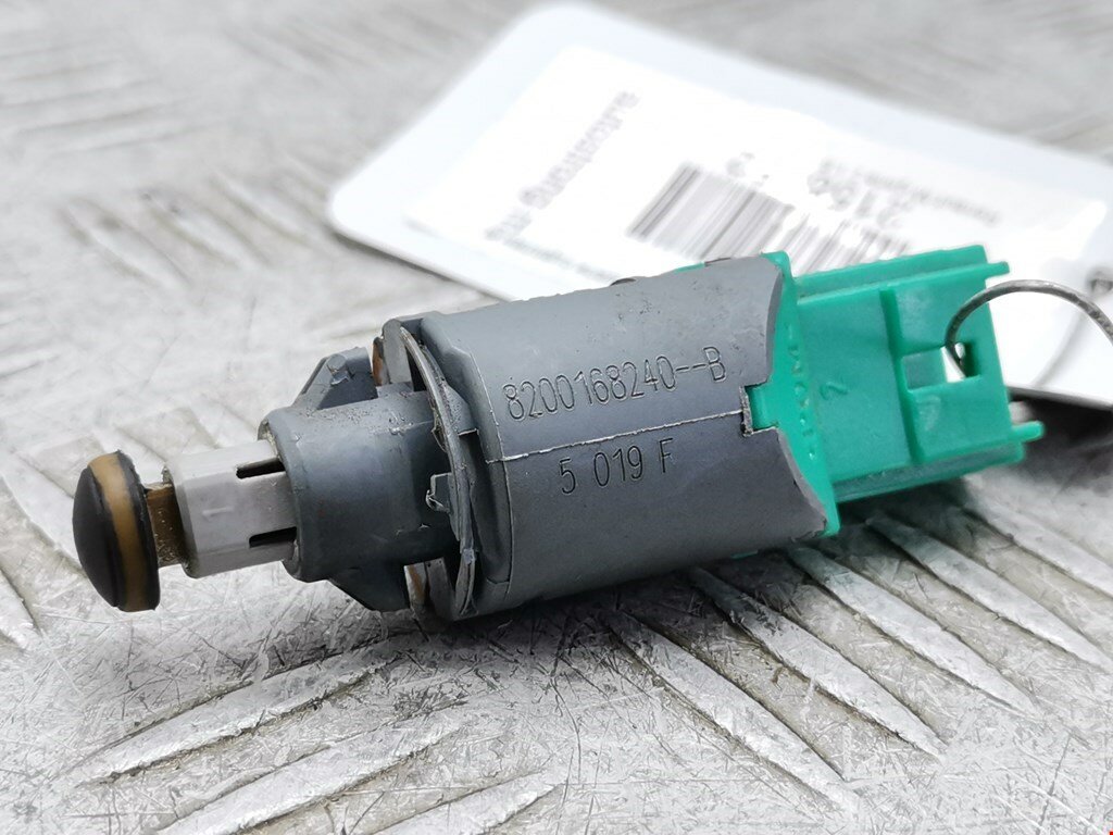 Датчик положения педали сцепления (Выключатель сцепления) Renault Megane 2 8200168240 арт. 2158652