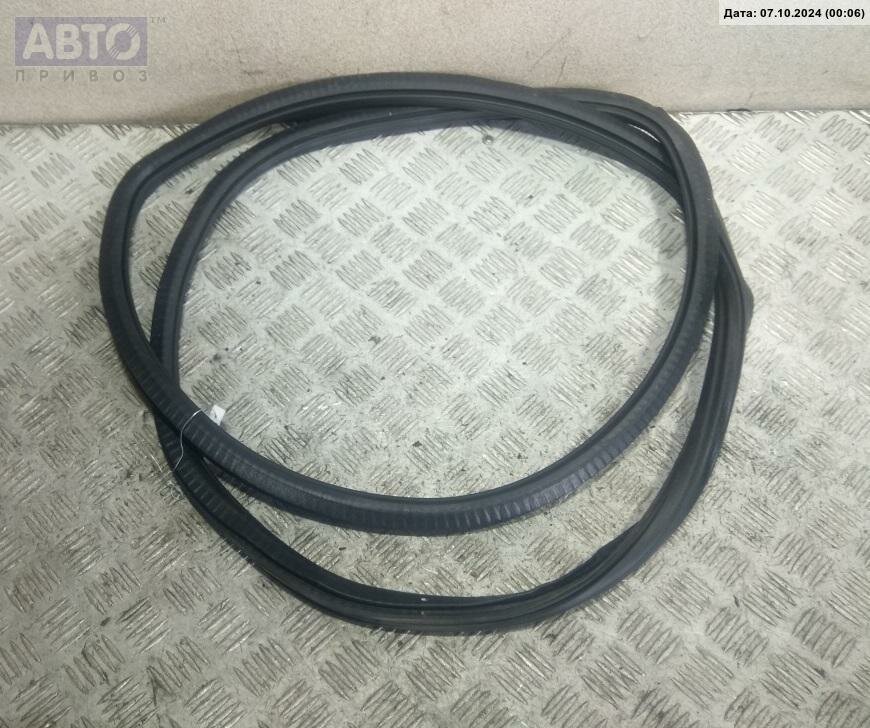 Уплотнитель двери задней правой Volkswagen Polo (1994-1999)