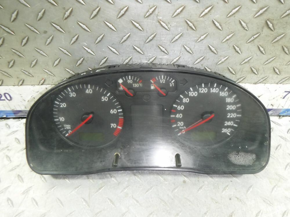 Панель приборов VW Passat B5