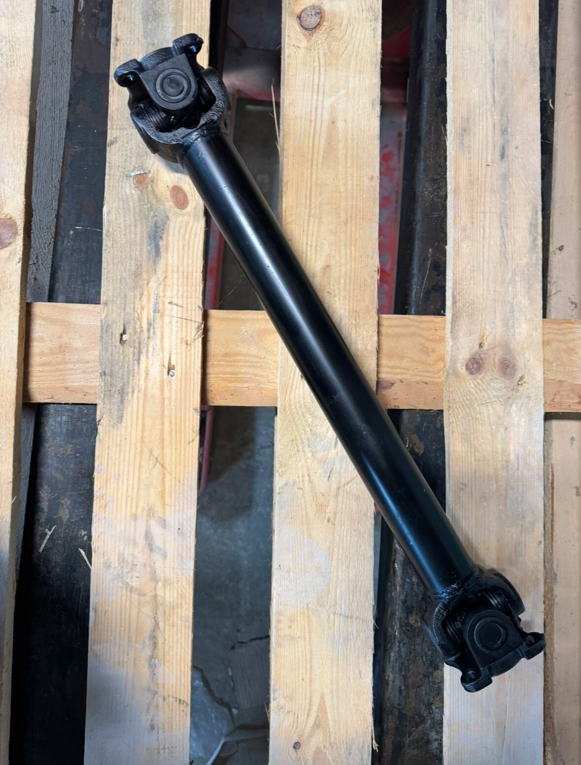 Вал карданный МТЗ-82 переднего моста 4 отверстия