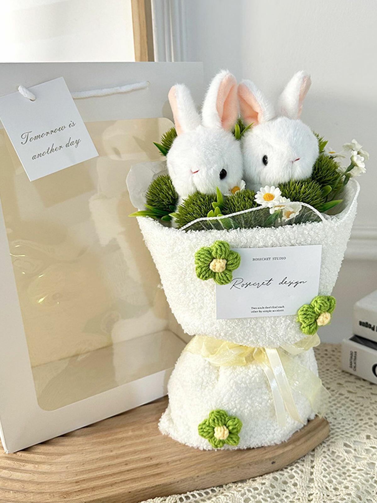 Букет "Белочки", плюшевый, для девочек, с подсветкой, 14+, 300 г