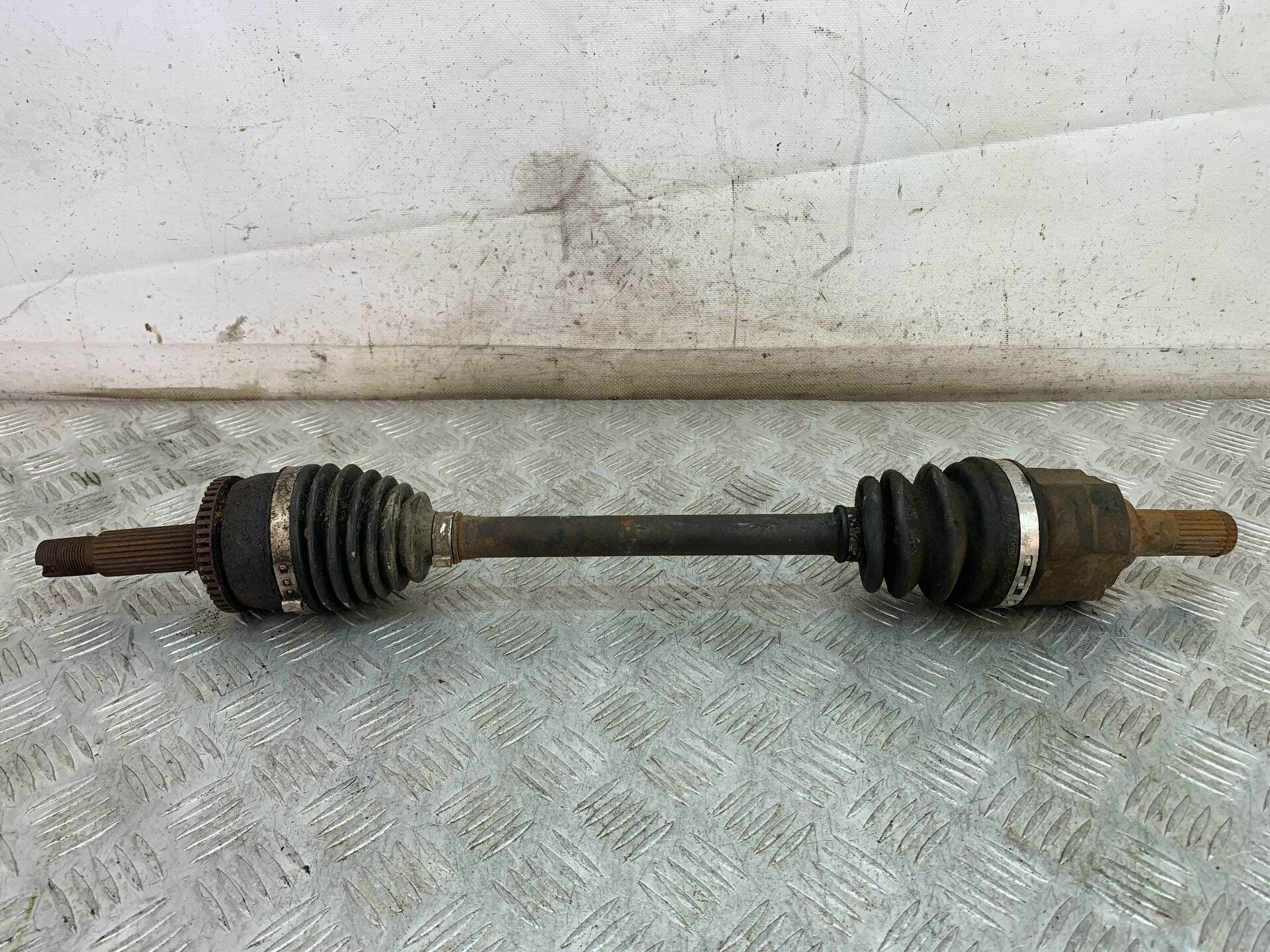 Полуось передняя левая Kia Rio 3 (2011 - 2015)