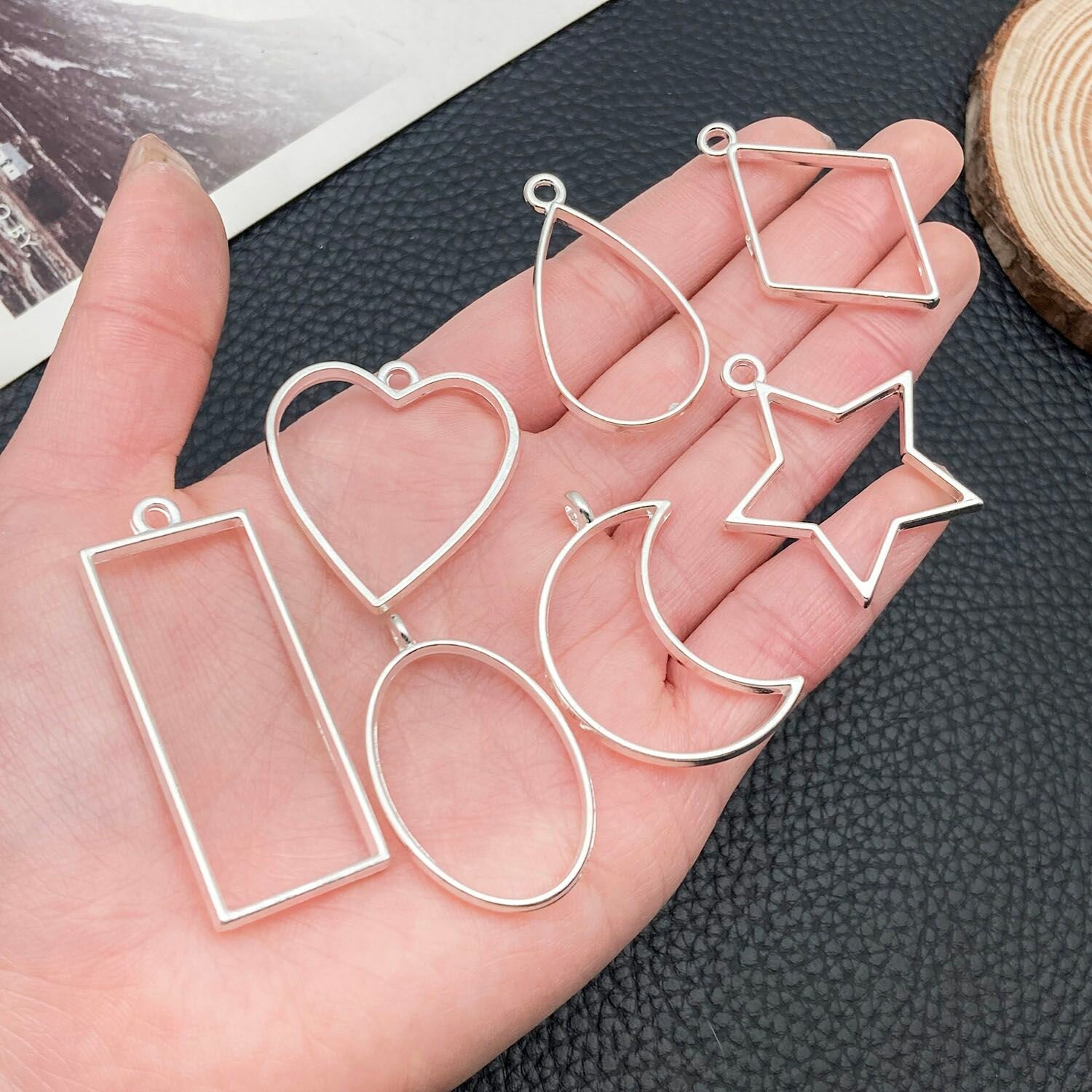 Набор из 15 серебристых геометрических подвесок идеально для handmade украшений: ожерелий, браслетов, серёг