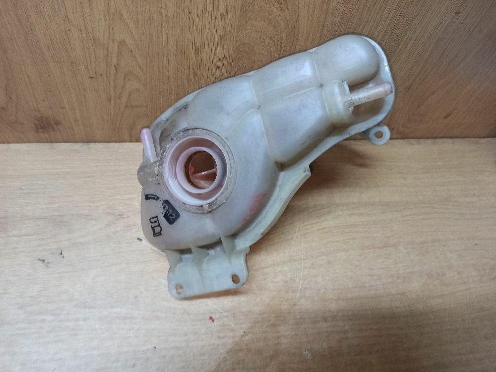 Бачок расширительный Audi A8 D3 4E0121403G 4.2 4E0121403G