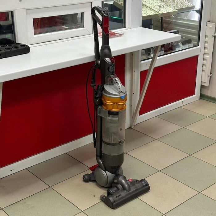 Вертикальный пылесос Dyson DC18 slim