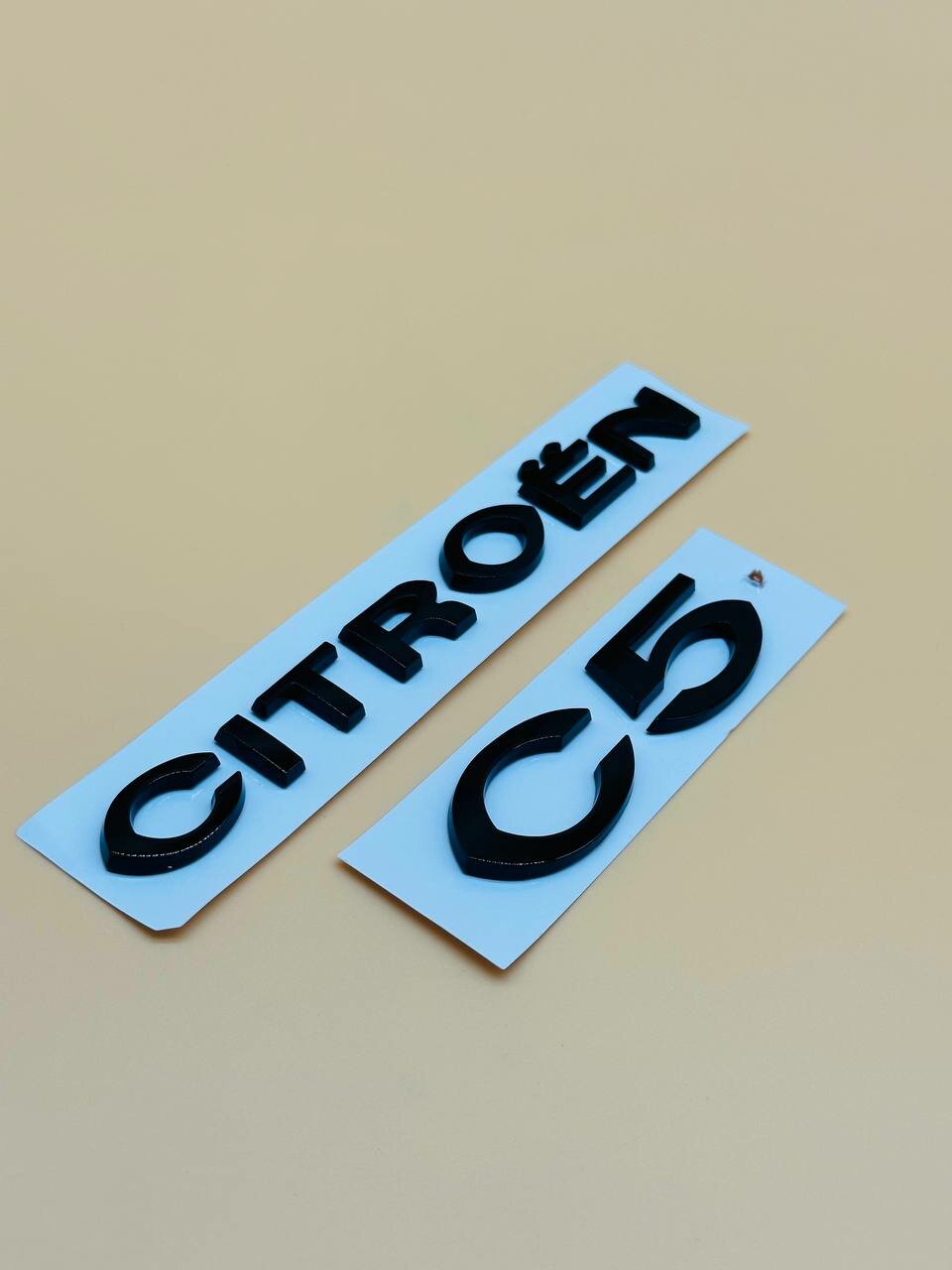 Надпись наклейка на багажник Citroen Цитроен +C5 Чёрный Глянец