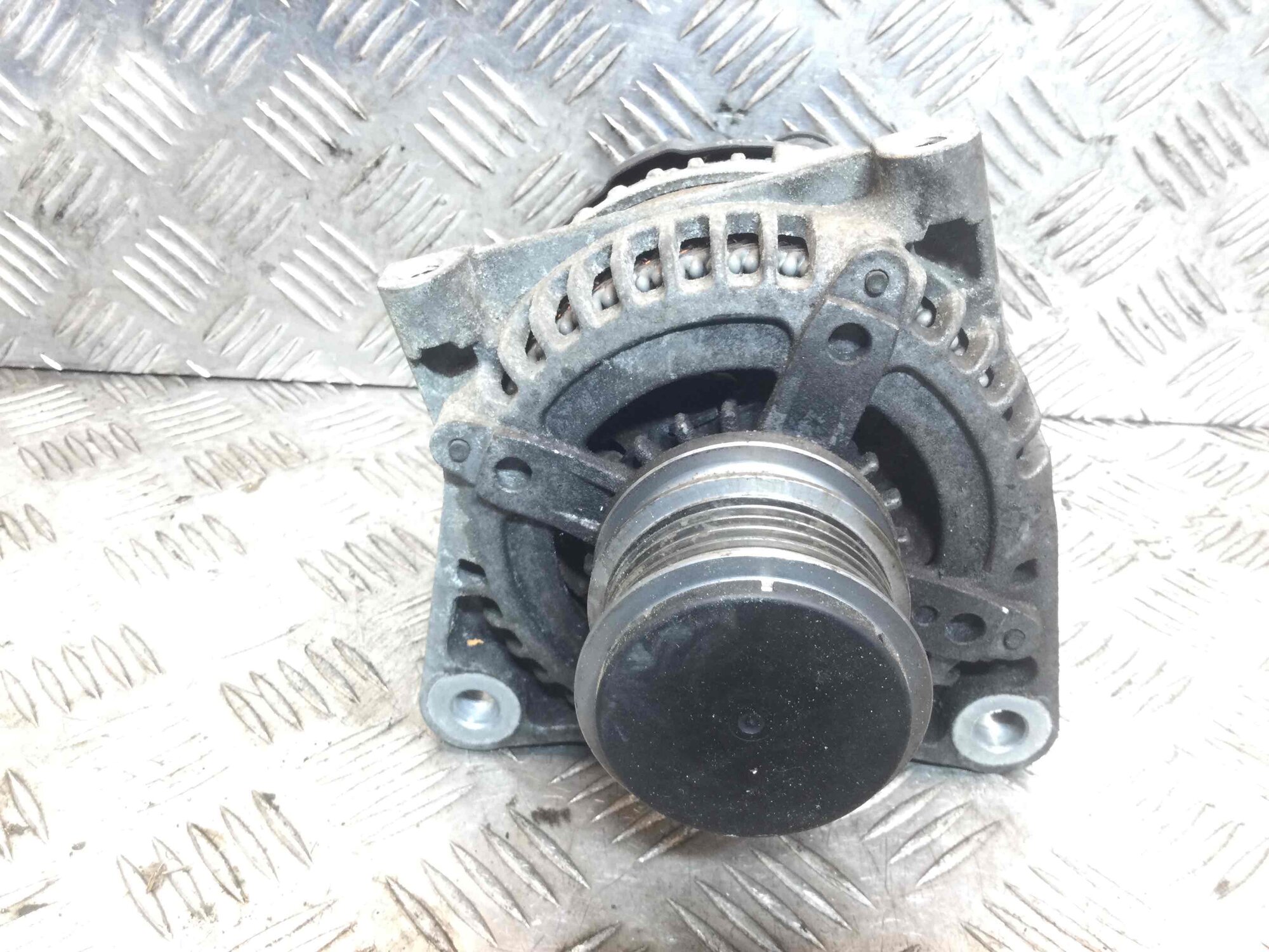 Б/У Генератор Chrysler Voyager 4 поколение (2001-2004) 2005 г.