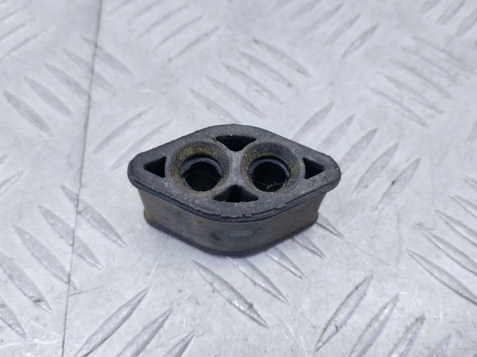 Кронштейн (крепление) радиатора Opel Astra G 1999