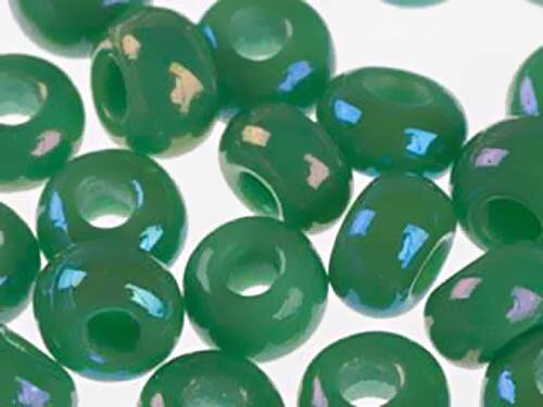 Бисер Preciosa 54250 Непрозрачный зеленый, радужный (10/0) 2.3 мм, 5 г, цена за 2 уп.