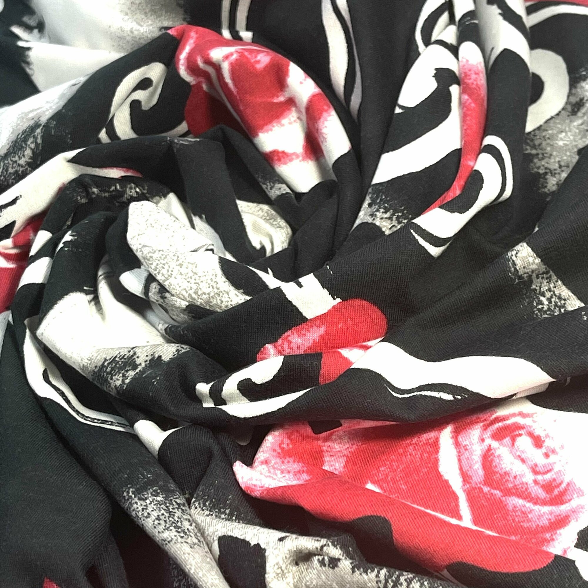 Ткань Трикотаж хлопковый. Состав х/б 100%. Ширина 150см. Италия. Отрез ткани 2,85*1,50см. Цена за весь отрез.