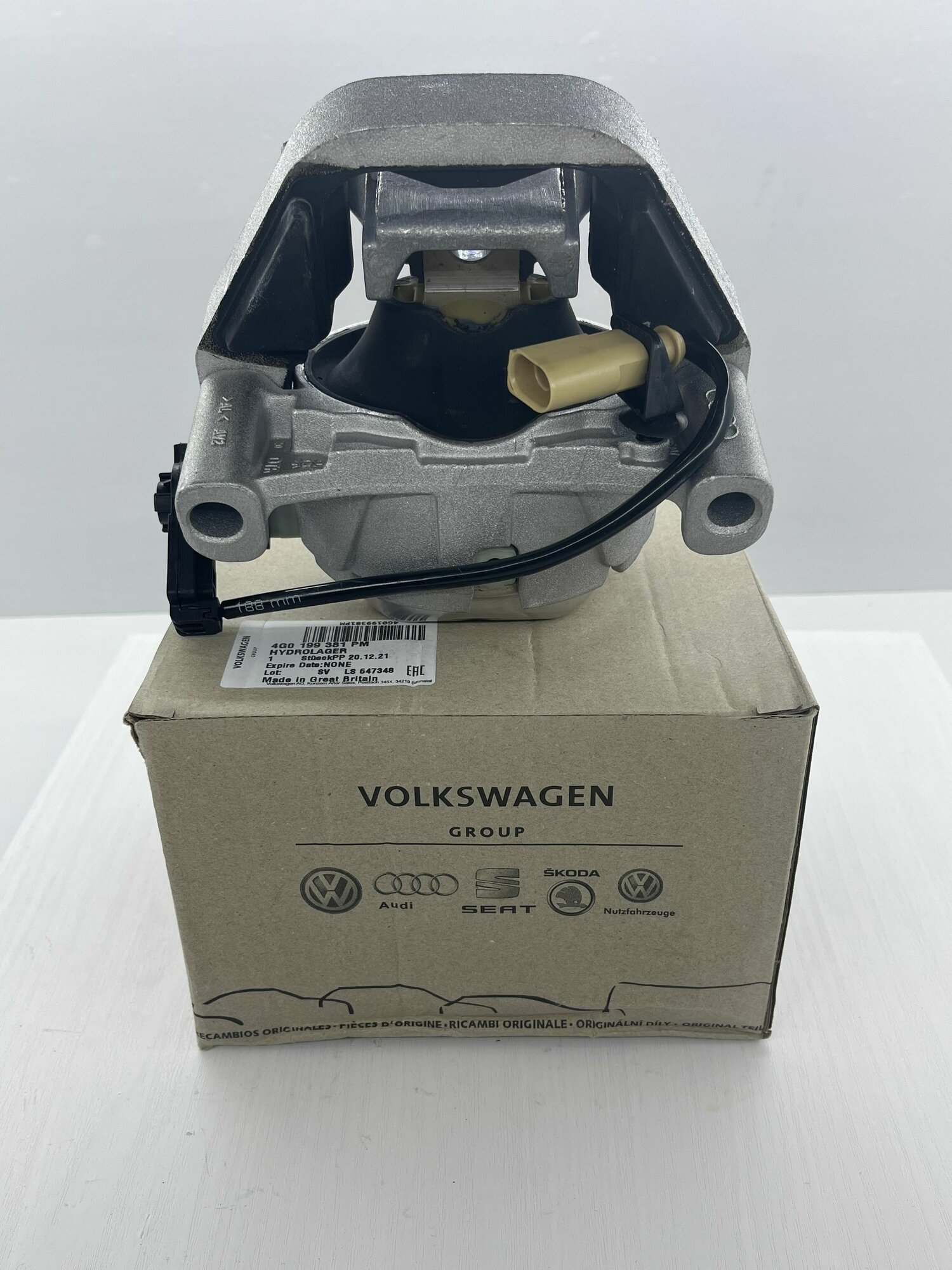 Опора двигателя правая Audi A6, A7 2011-2019