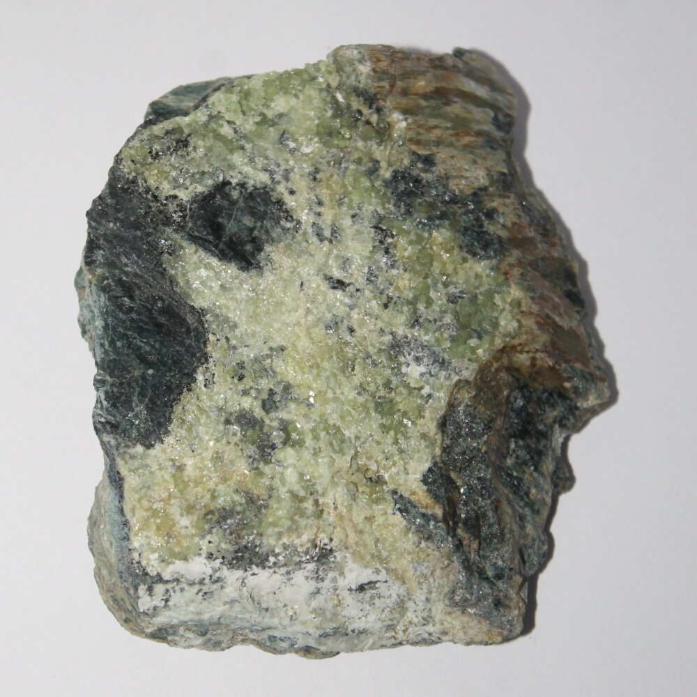 Коллекционный образец True Stones, демантоид зеленый, 80x70x18 мм