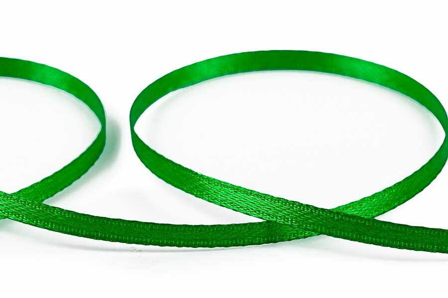 Лента атласная 3 мм (1/8 ") Gamma AL-3P двухстор. 91.4 м №134 зеленый