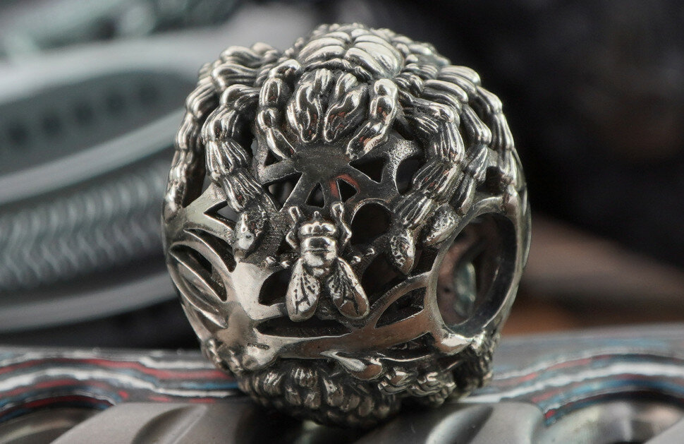 Бусина Old Caster Паук А большой (белый металл)