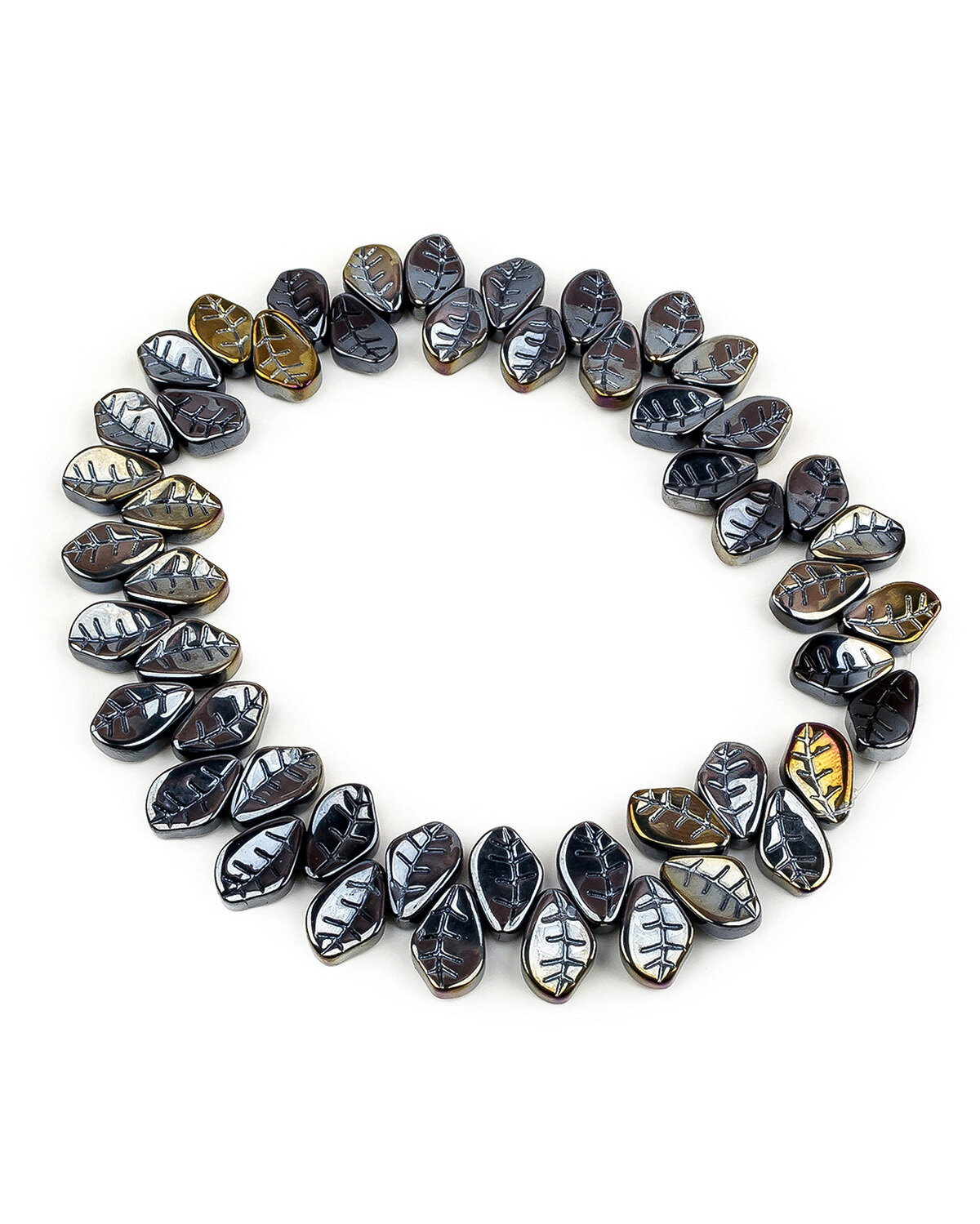 Бусины стеклянные в форме листиков 14х10х3,5 мм, цвет: радужный гематит, длина нити: 32 см (на нити 49-50 бусин)