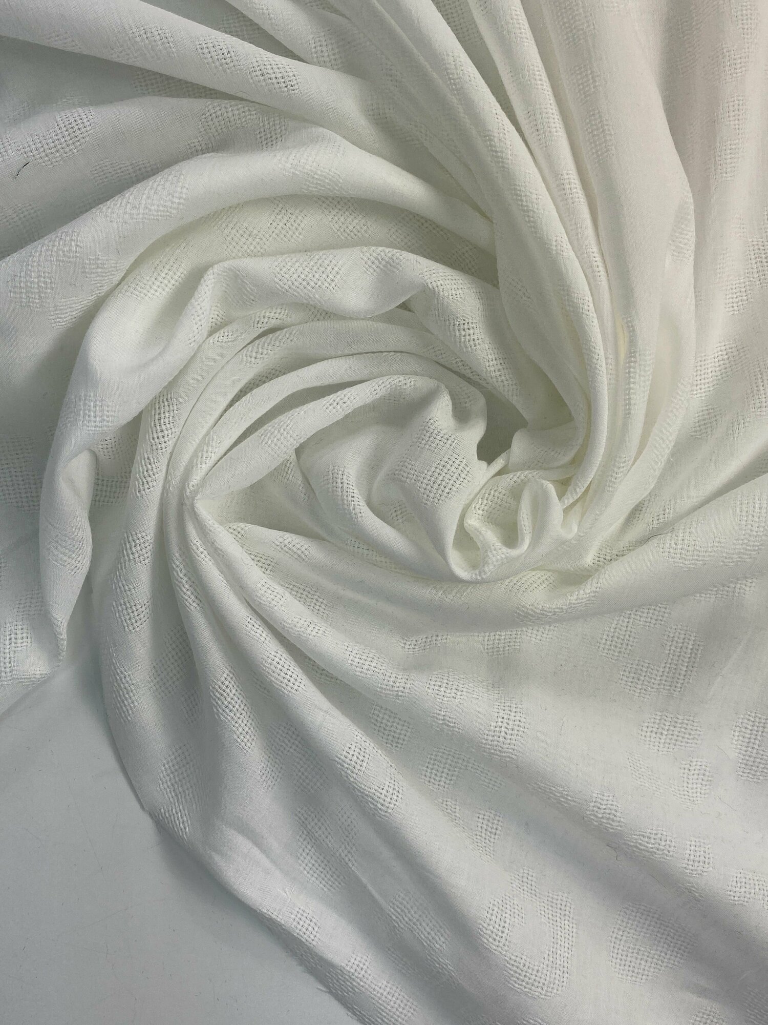 Ткань хлопковый батист с жаккардовым плетением