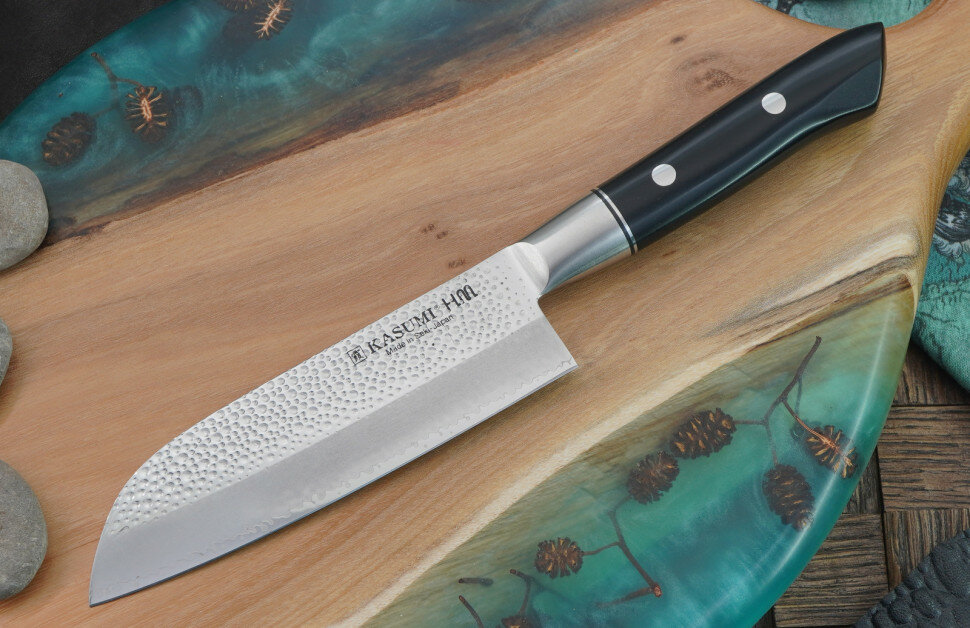Кухонный нож Kasumi Hammer Сантоку 130 мм 74013