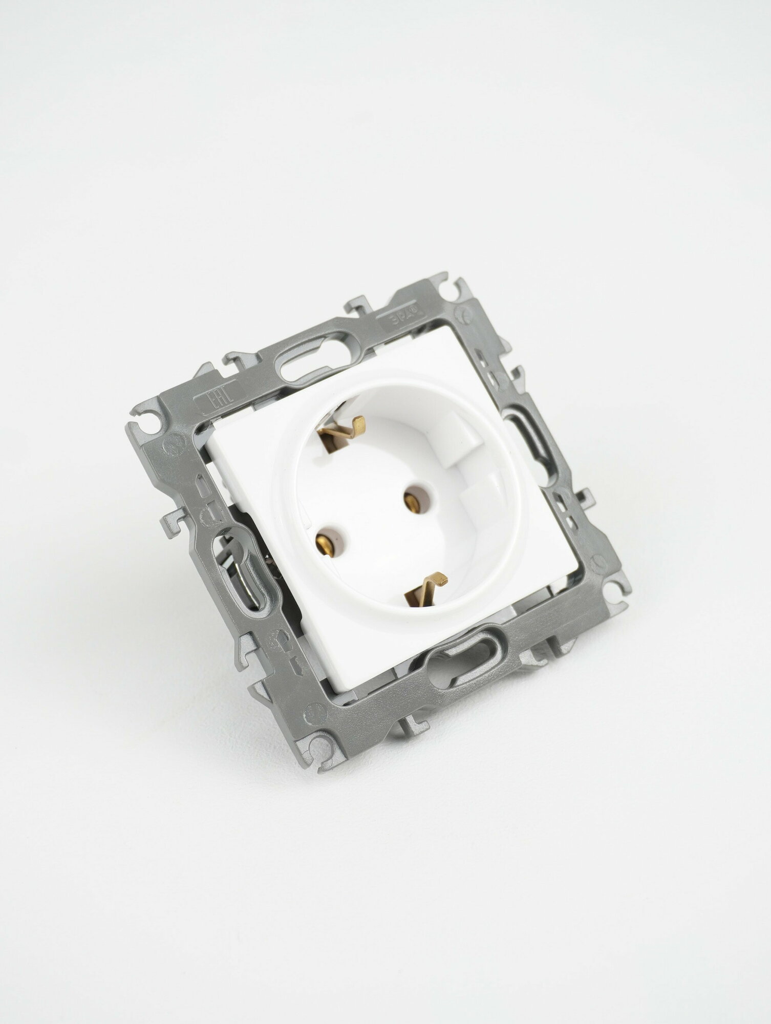 Розетка ЭРА 2P+E Schuko, 16A-250В, IP20, с/з белый 12-2101-01 Б0014675